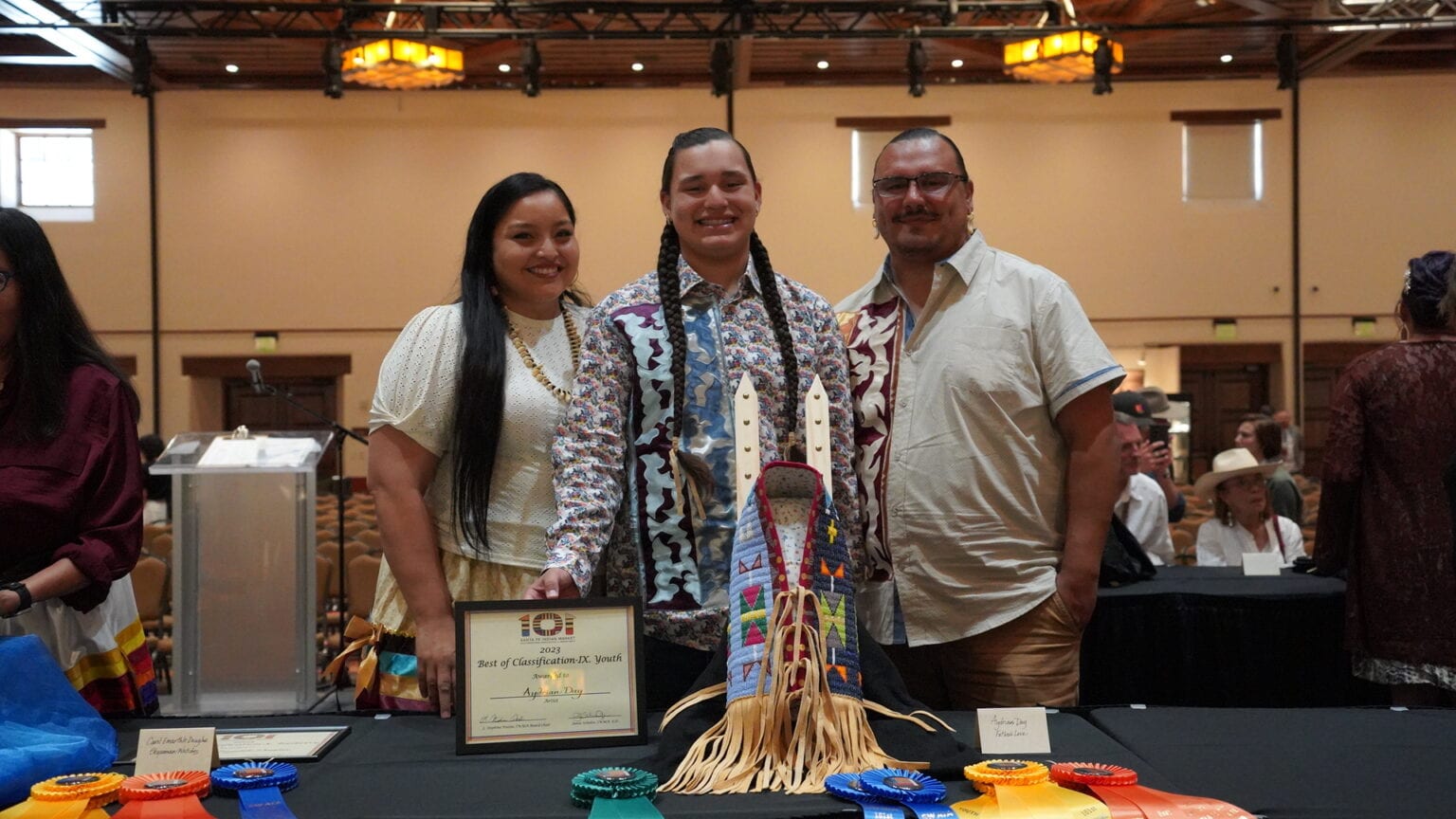 Experience the Magic of the Santa Fe Indian Market: Native American Art ...