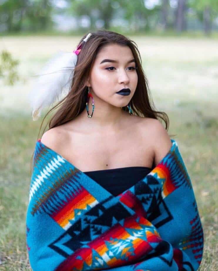 Young Indigenous Model Aims to the Heights of the Fashion Industry ...