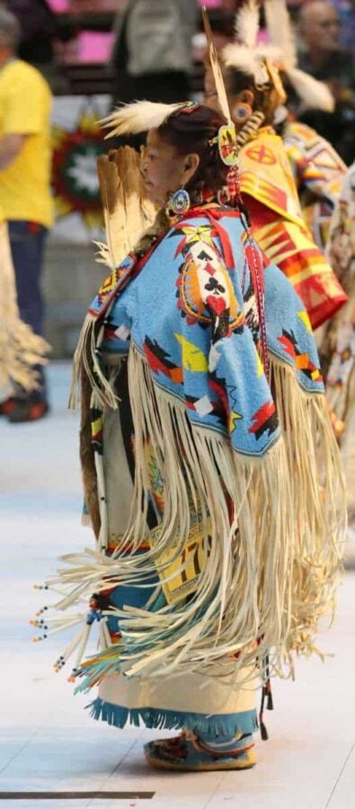 Beautiful in Buckskin! 16 Gorgeous Shots from Gathering of Nations ...