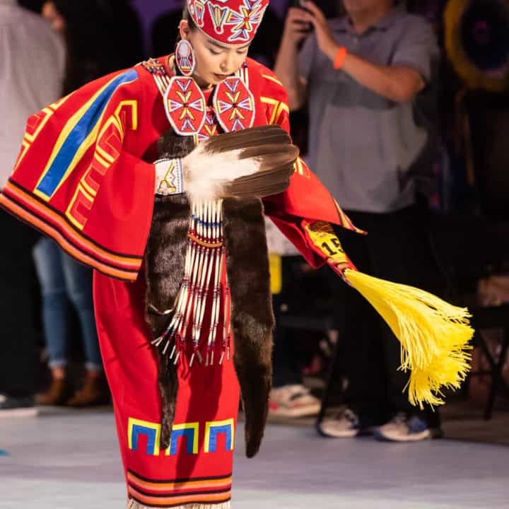 What is Native American Cloth Dancing - PowWows.com