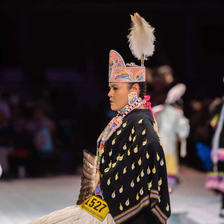 What is Native American Cloth Dancing - PowWows.com