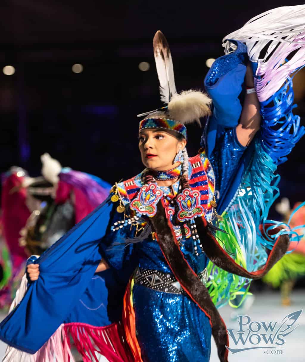 Fancy Shawl Dancing | Women's Fancy Shawl Dance History & More ...